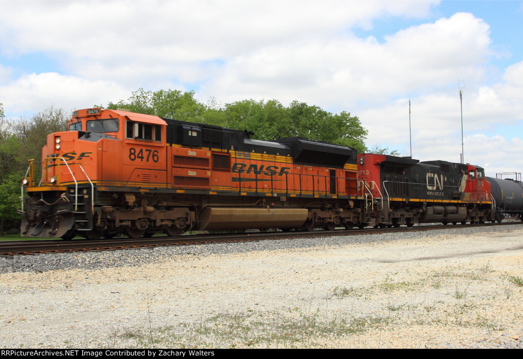 BNSF 8476 IC 2713
